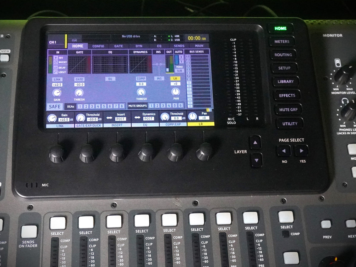 Behringer X32 Digital Mixing Console +S16 Digital Stage Box ( Pre Owne ...