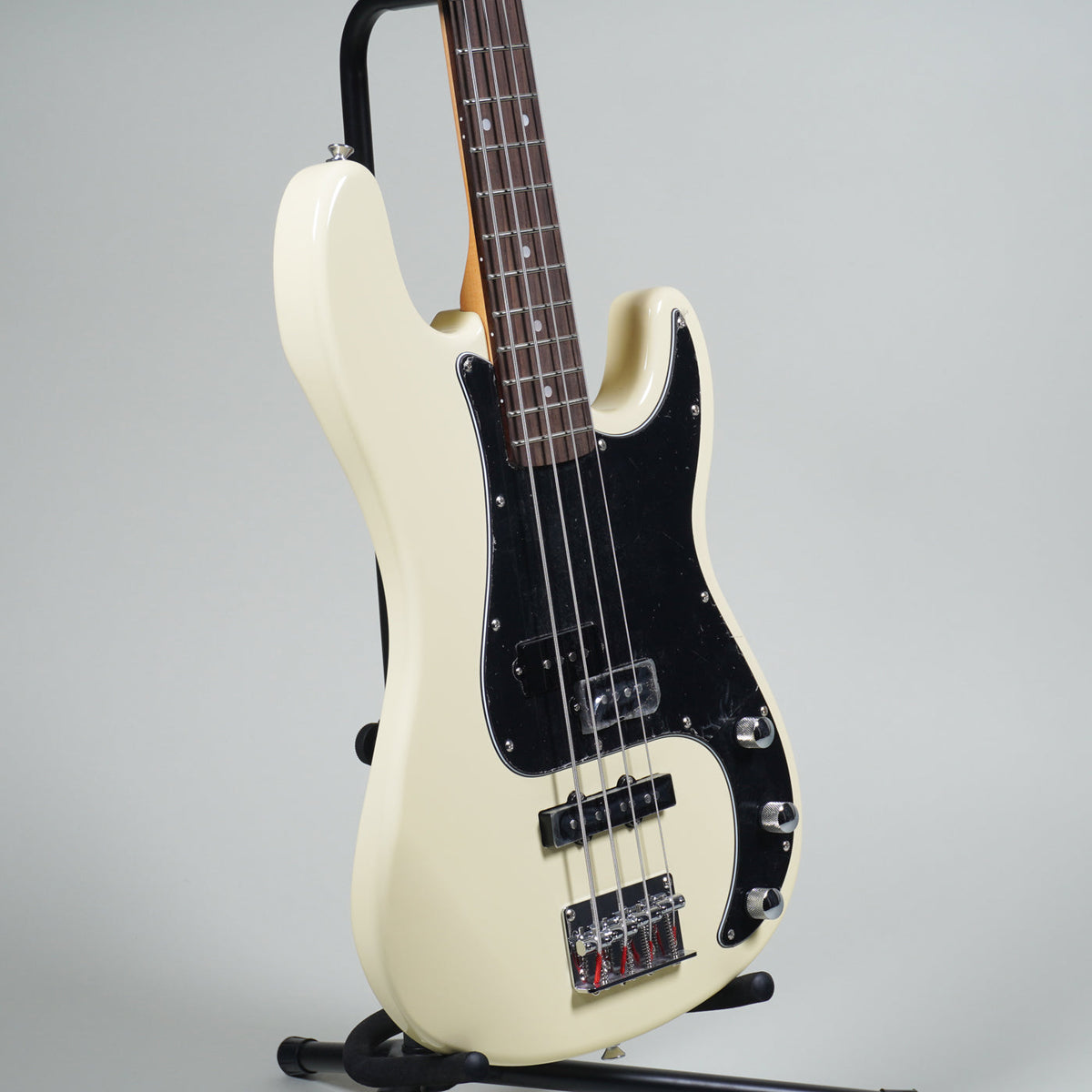 SX Vintage Style Bass Guitar - Vintage White – Infinite Music